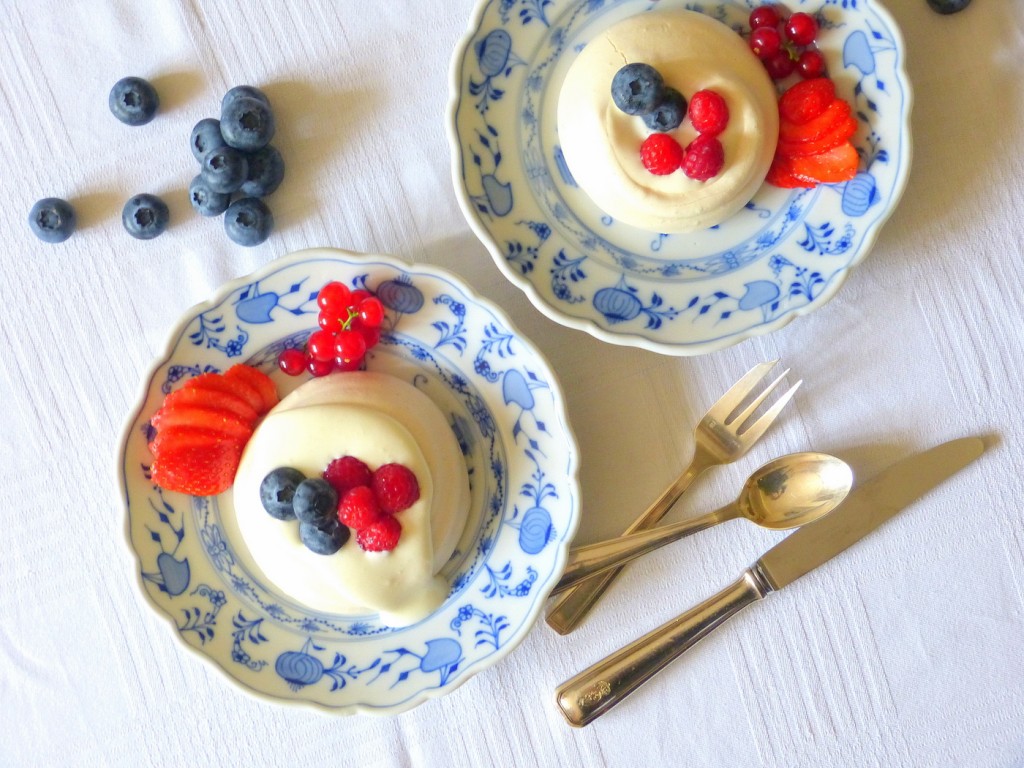 Pavlovas aux fruits rouges - El gato de Alma