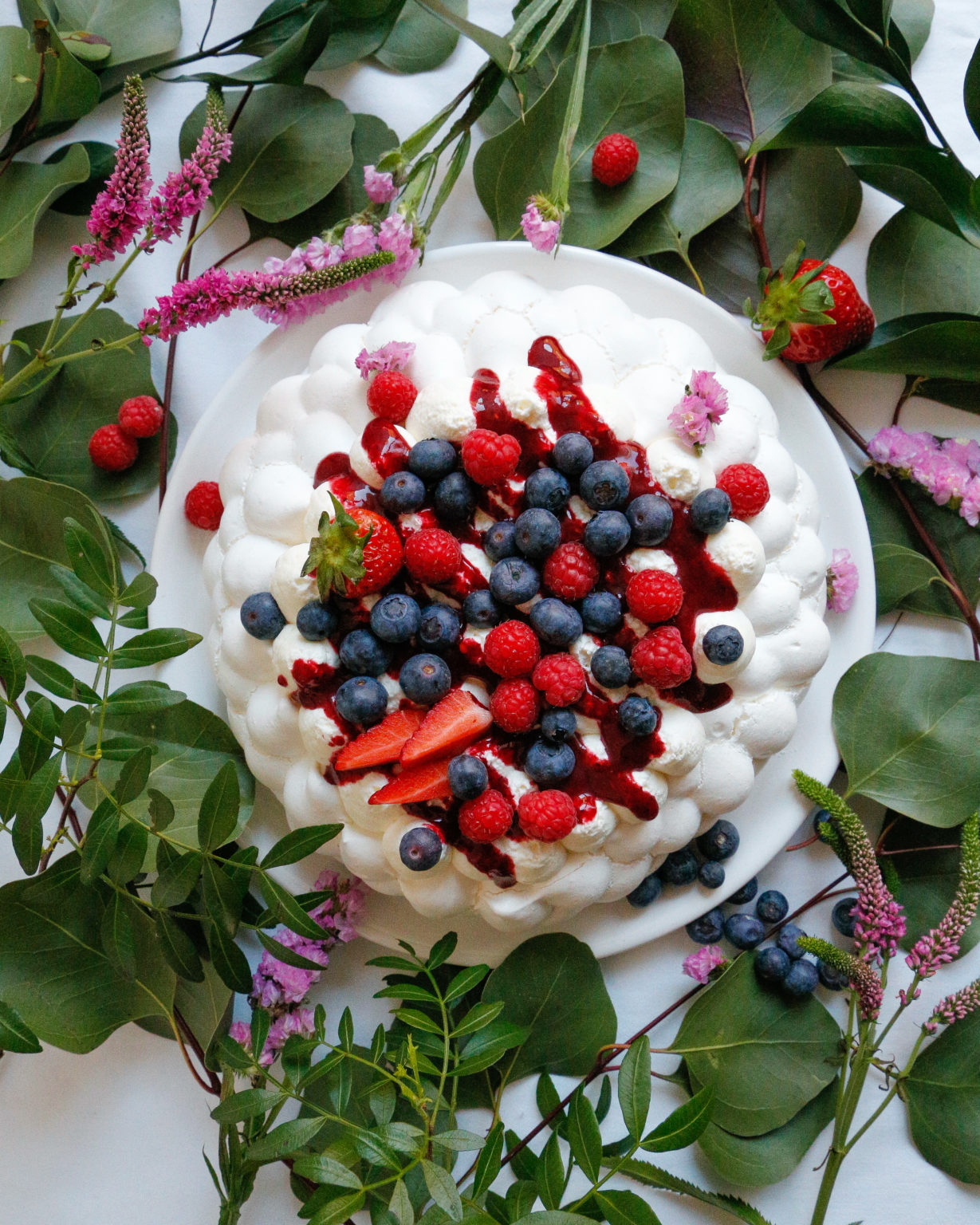 Pavlova aux fruits rouges - El gato de Alma