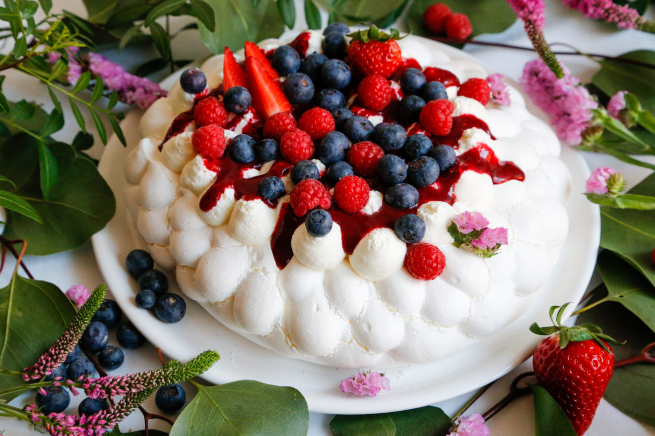 Pavlova aux fruits rouges - El gato de Alma