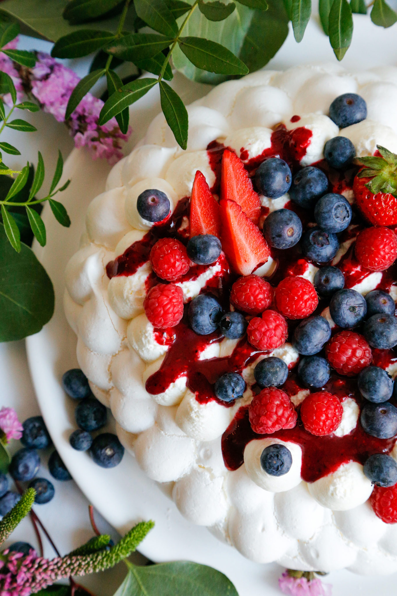 Pavlova aux fruits rouges - El gato de Alma